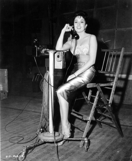 Linda Cristal Pics Linda Cristal Photo Gallery 2019 Magazine Pictorials Movie Stills