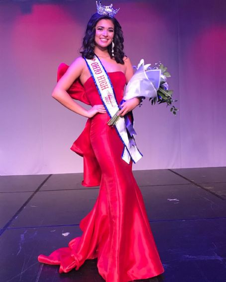 Carolina Sola Miss Ohio High School America 2021 Crowning Moment Famousfix