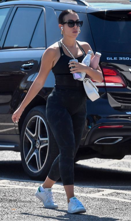 Georgina Rodriguez – Seen in her gym outfit in Cheshire - FamousFix Georgina Rodriguez – Seen in her gym outfit in Cheshire - FamousFix