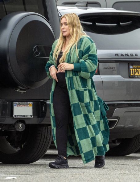 Hilary Duff Taking Her Daughter To Dance Class In Los Angeles Famousfix