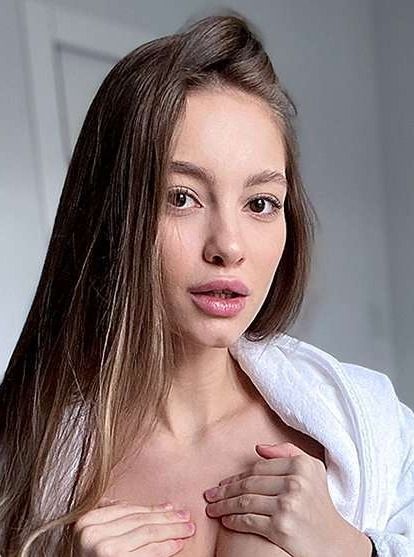 Solazola Photos News And Videos Trivia And Quotes Famousfix