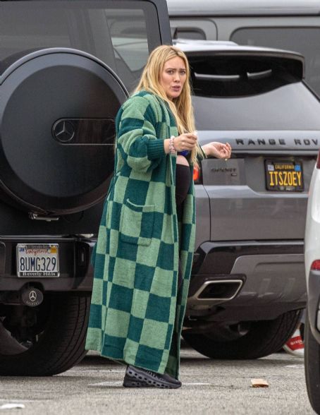 Hilary Duff Taking Her Daughter To Dance Class In Los Angeles Famousfix