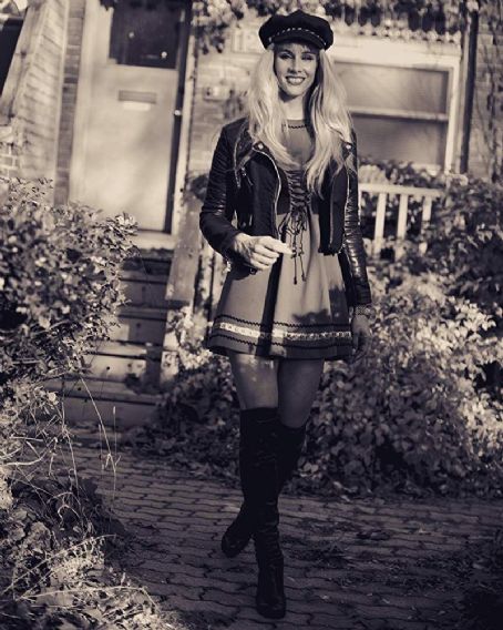 Sayla De Goede Famousfix