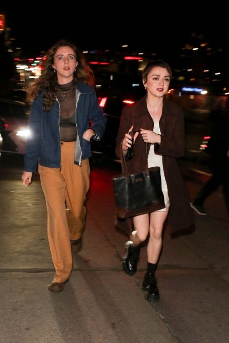 Maisie Williams – Attend a star-studded pre Grammy party in Los Angeles ... Maisie Williams – Attend a star-studded pre Grammy party in Los Angeles ...