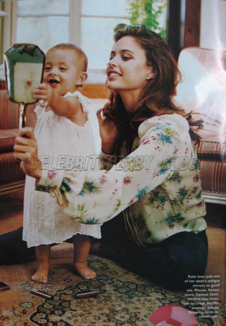 Josie Maran Josie And Daughter Rumi Joon In Glamour November 2007 Famousfix