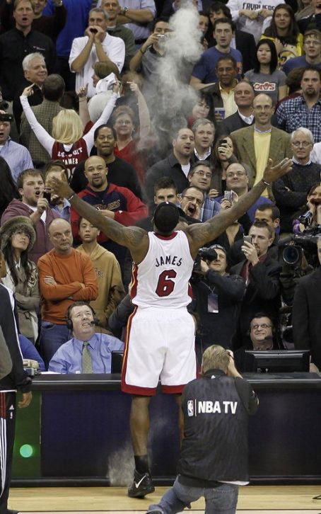 LeBron James' Mom Gets Arrested in Miami - FamousFix LeBron James' Mom Gets Arrested in Miami - FamousFix