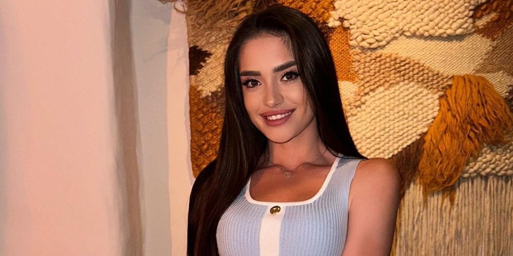 Viktoria Korotkaya - FamousFix
